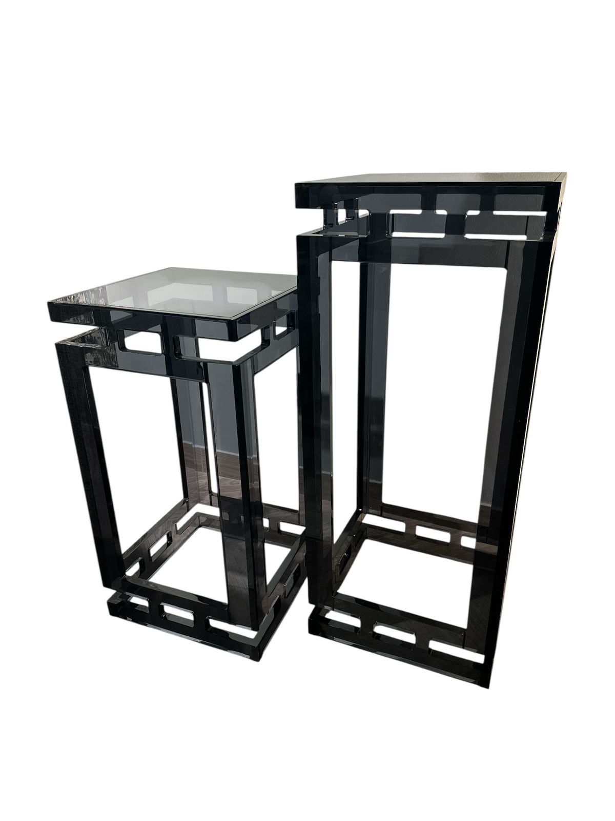 Nero Smokey Perspex Podiums – Design Luxe Interiors